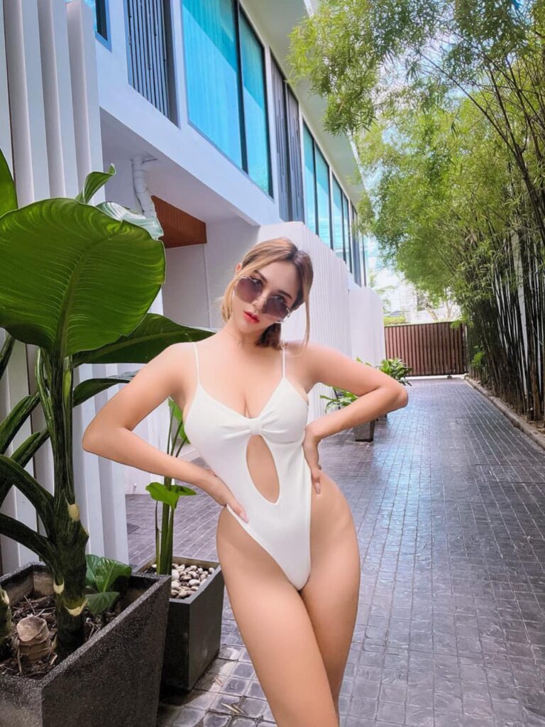 ศิริพรนรา นิลน้อย หรือ น้องลูกน้ำ ดีกรีเจ้าแม่วงการพริตตี้นมโตสุดแซ่บ