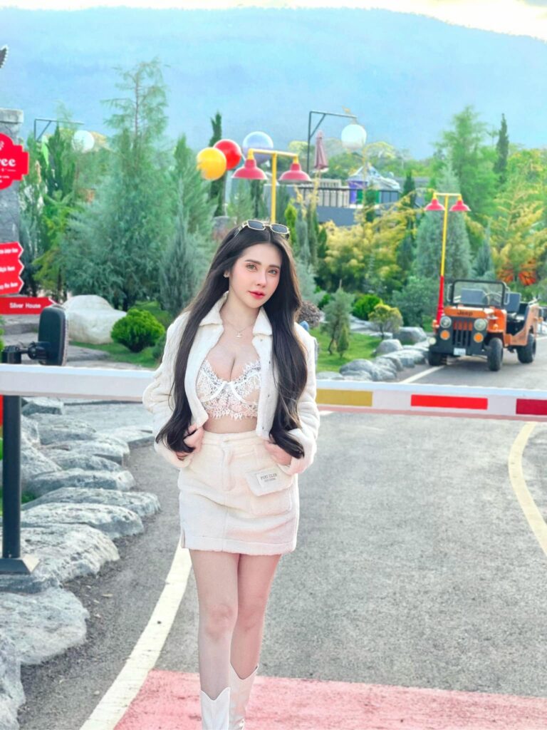 น้องเมย์ จุฑามาศ เน็ตไอดอลสาวสวย แม่ค้าลุคแซ่บจากโลกโซลเชียล